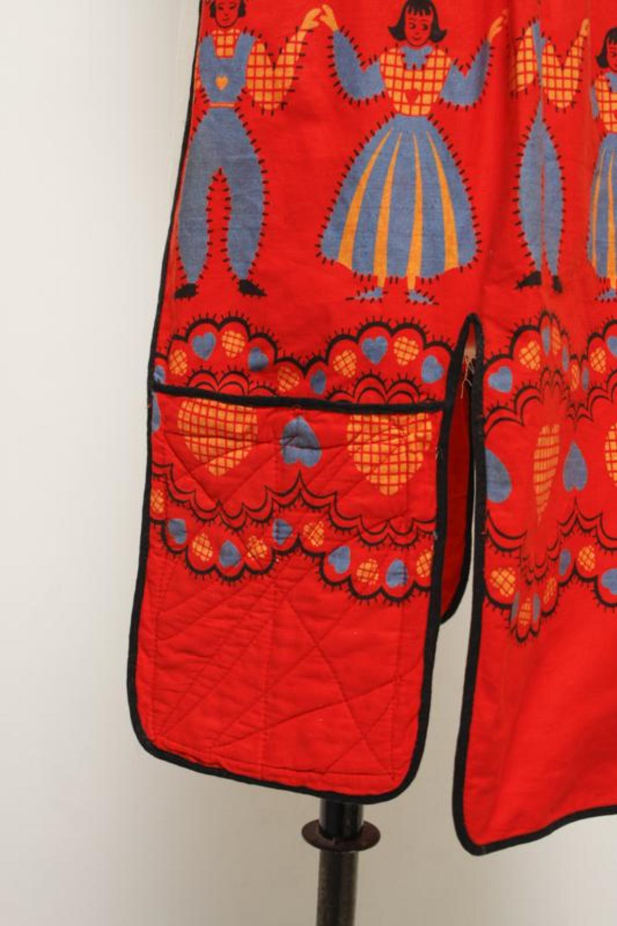 Vintage Bavarian Scene Apron | Garmentory