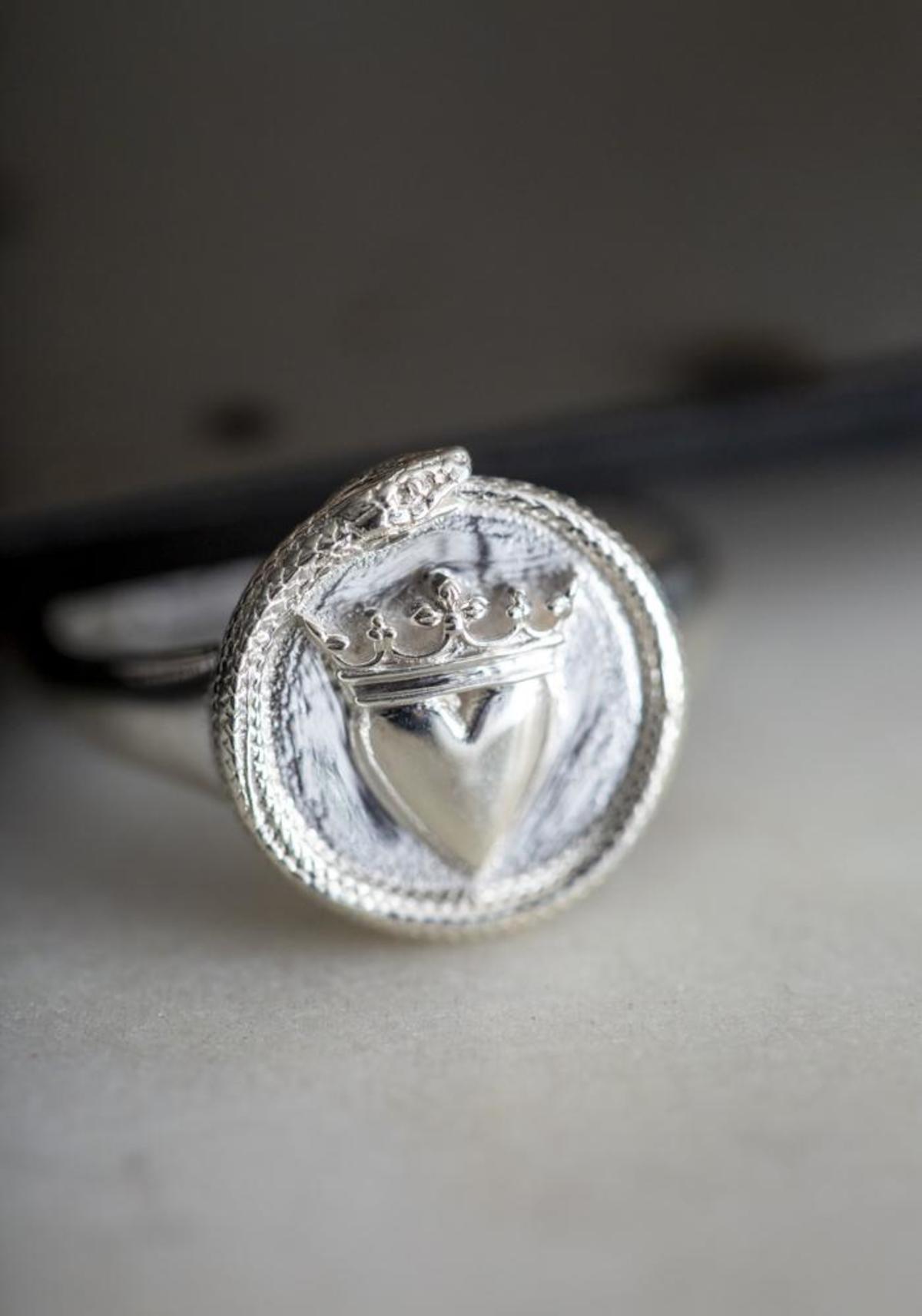 Talon Ouroboros Crowned Heart Signet Ring - Sterling Silver | Garmentory