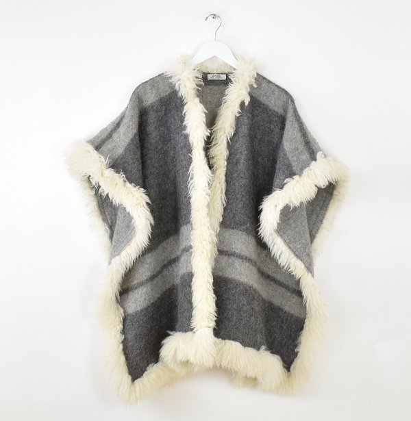 Vintage Peruvian Alpaca Poncho | Garmentory