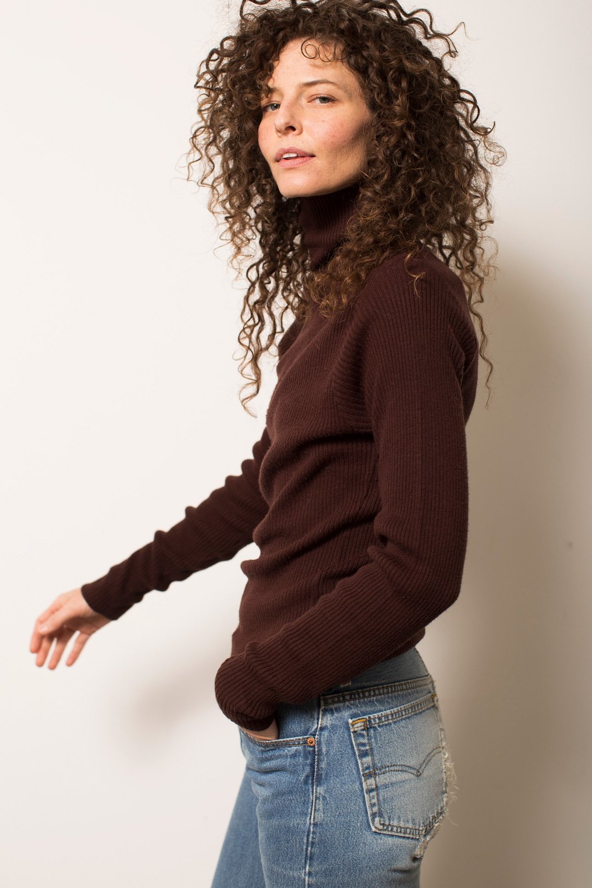 Vintage Ribbed Turtleneck Sweater - brown | Garmentory