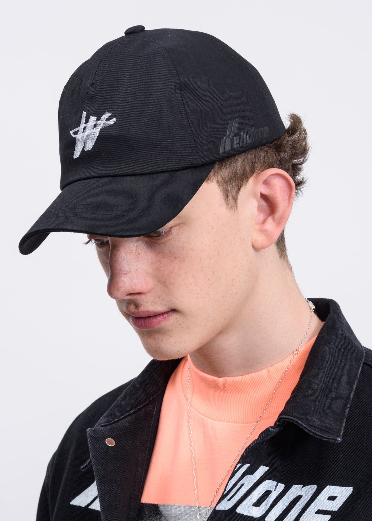 we11done COTTON WELLDONE LOGO STAMP CAP - BLACK | Garmentory