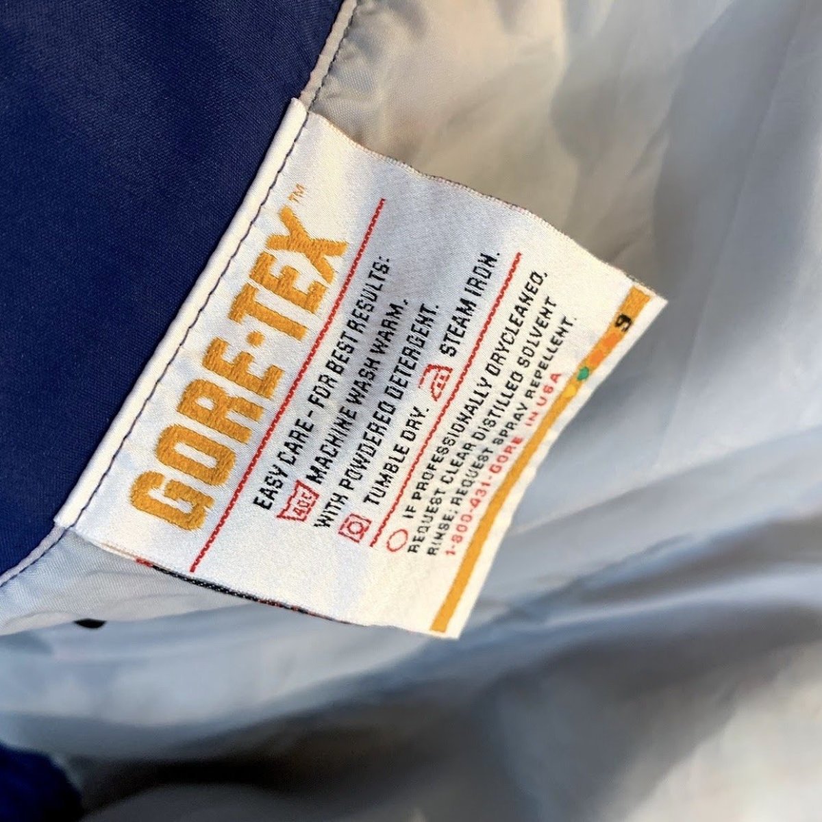 Vintage Gore-Tex 90s MEC Parka - Red/Navy | Garmentory