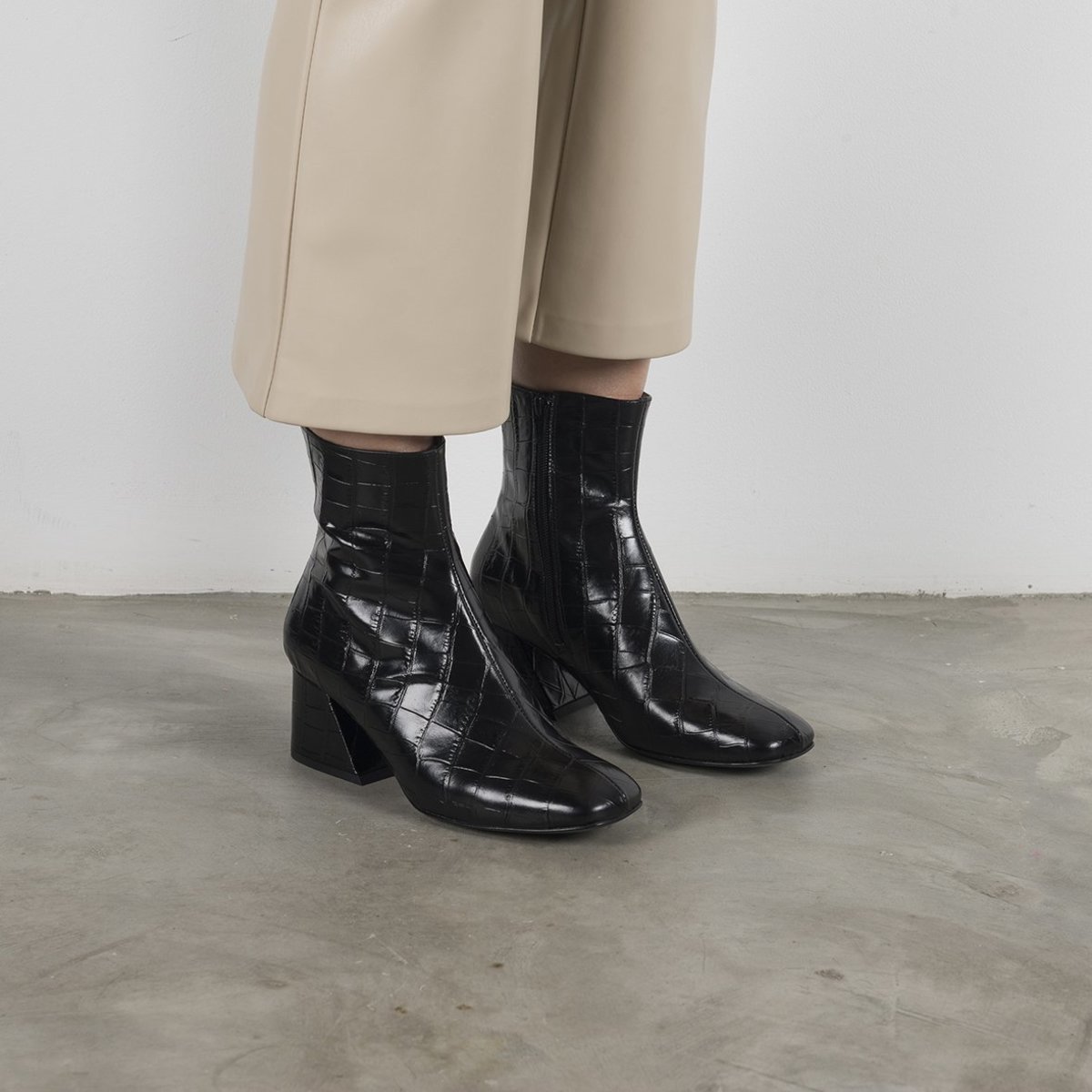 || SAMPLE SALE || DORIC - Black Leather Square Toe Boots | Garmentory