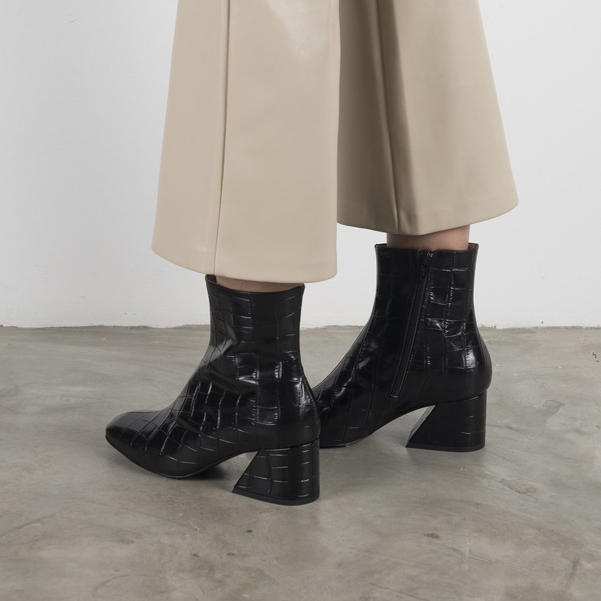 || SAMPLE SALE || DORIC - Black Leather Square Toe Boots | Garmentory