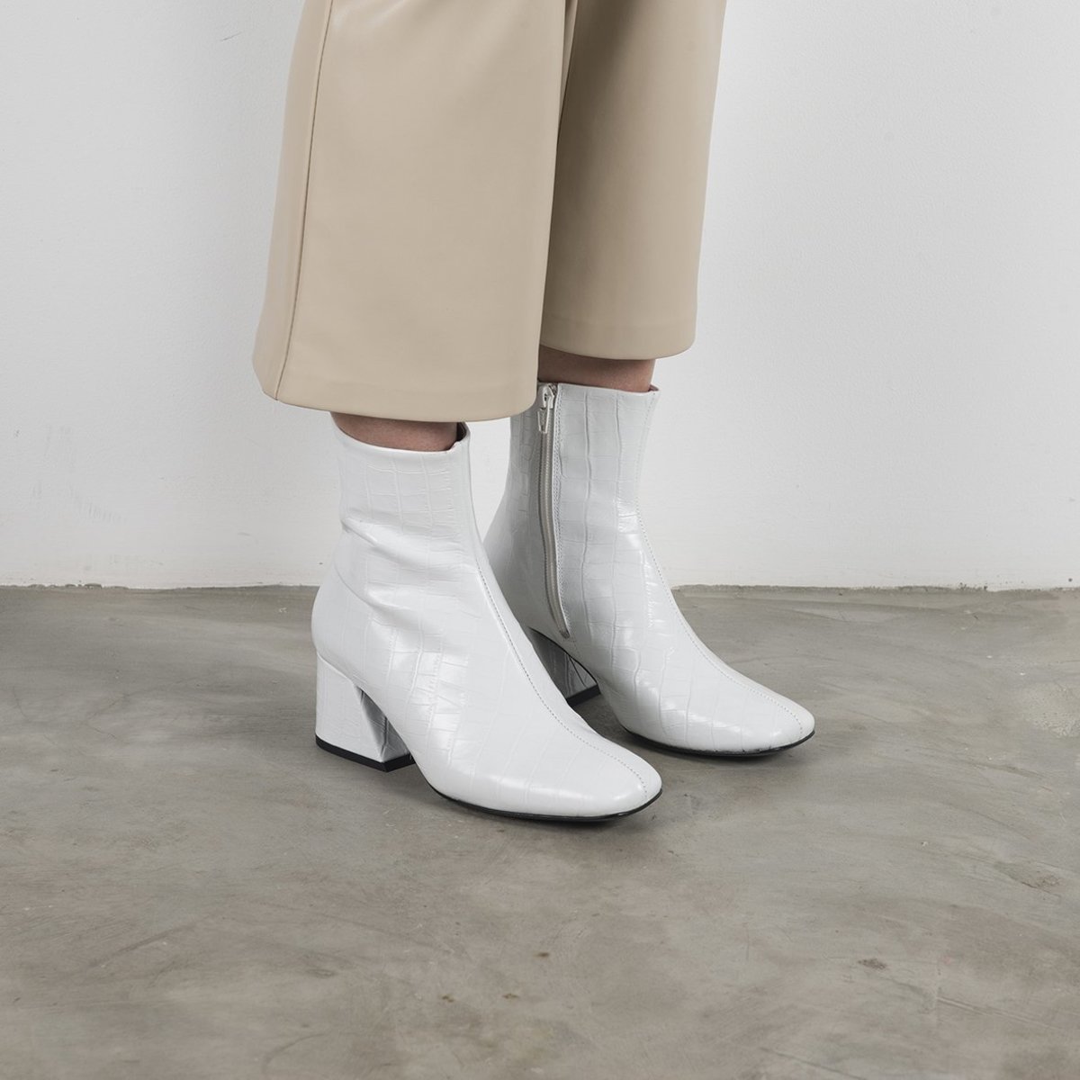 || SAMPLE SALE || DORIC - White Leather Square Toe Boots | Garmentory