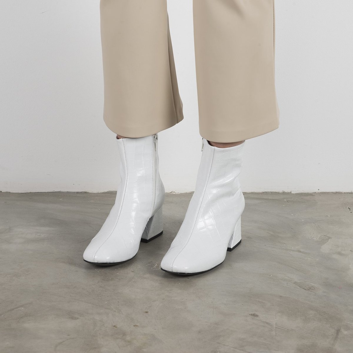 || SAMPLE SALE || DORIC - White Leather Square Toe Boots | Garmentory