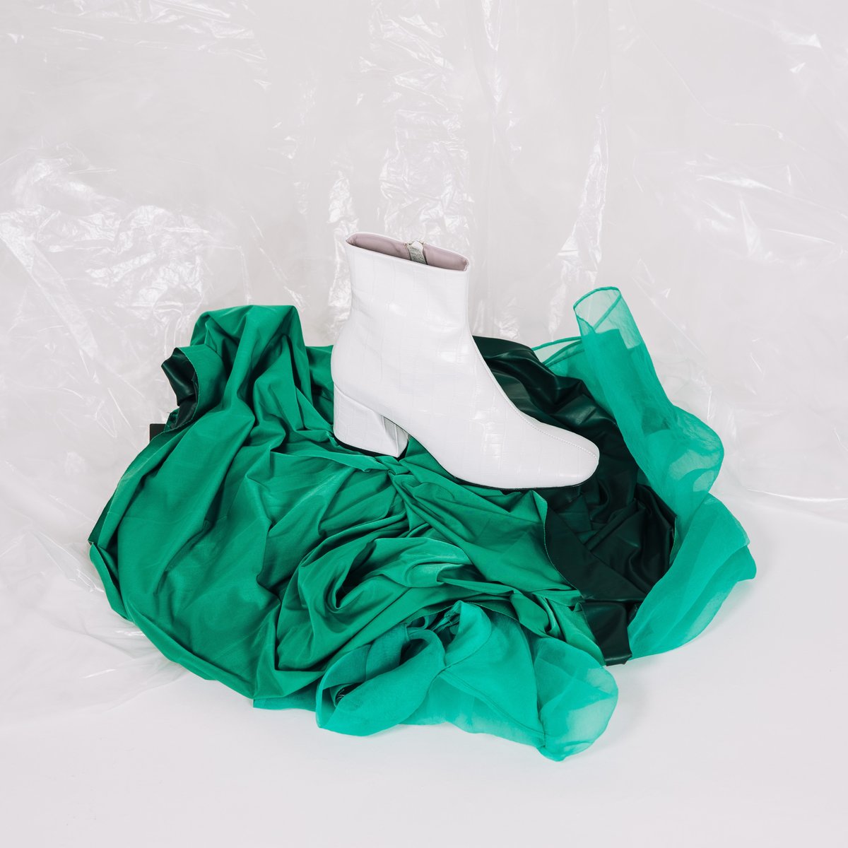 || SAMPLE SALE || DORIC - White Leather Square Toe Boots | Garmentory