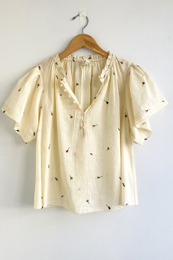 The Great. The Flutter Sleeve Chime Top - Tossed Floral Embro Cream ...