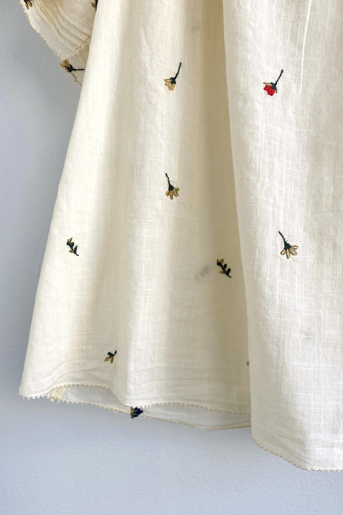 The Great. The Flutter Sleeve Chime Top - Tossed Floral Embro Cream ...
