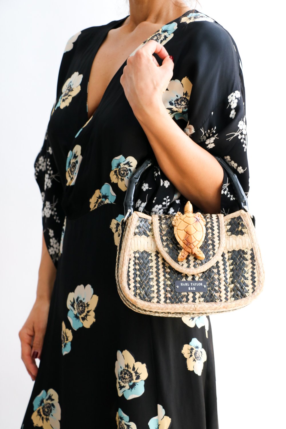 Vintage Harl Taylor Straw Handbag - Beige/Black | Garmentory