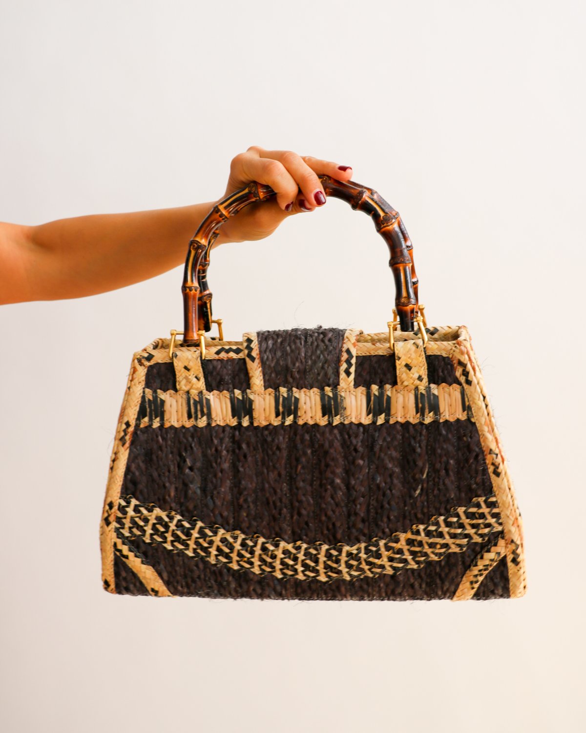 Vintage Harl Taylor Straw Handbag - Beige/Black | Garmentory