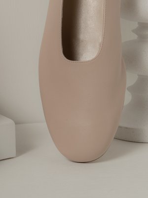 blush. Glove - Phard | Garmentory