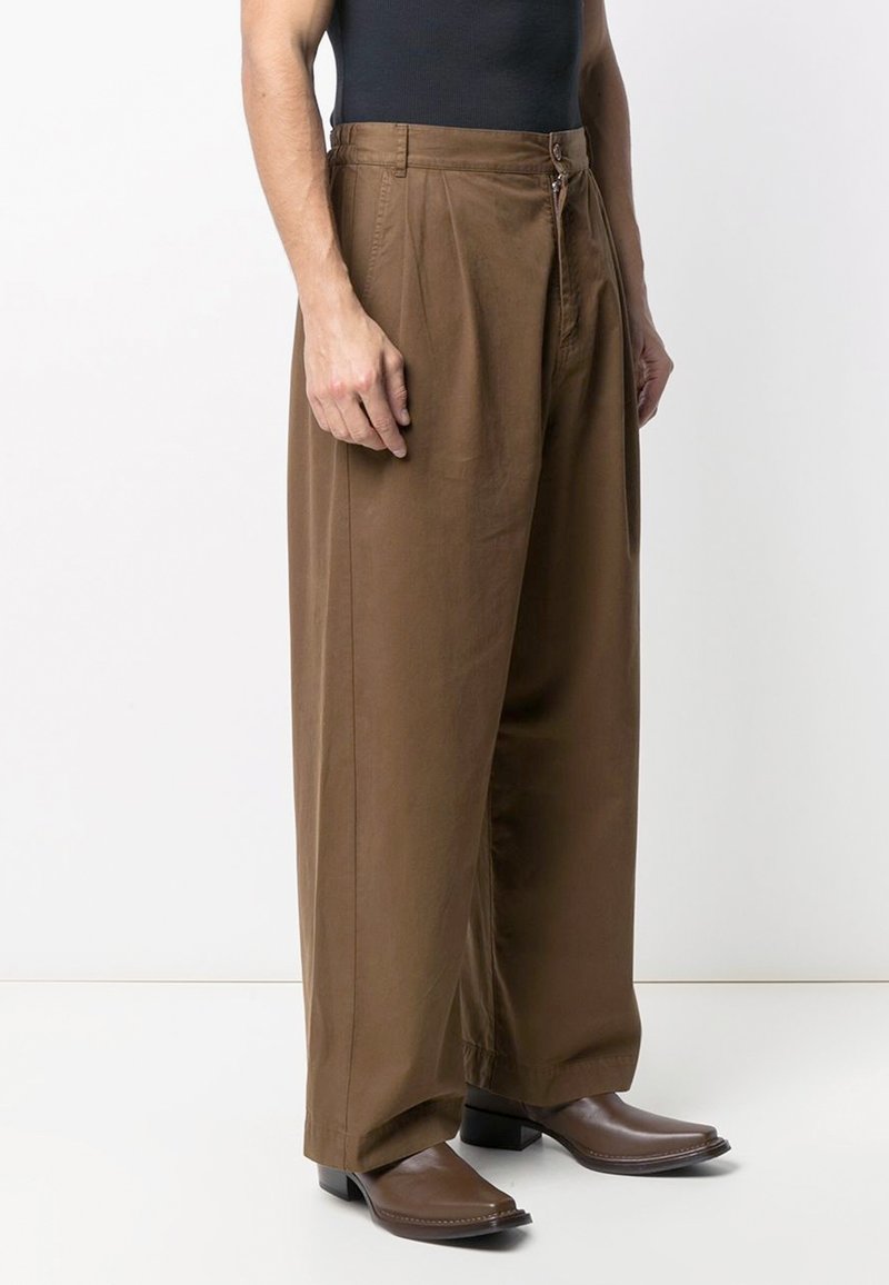 Henrik Vibskov New Tanoi Trousers - dark earth | Garmentory