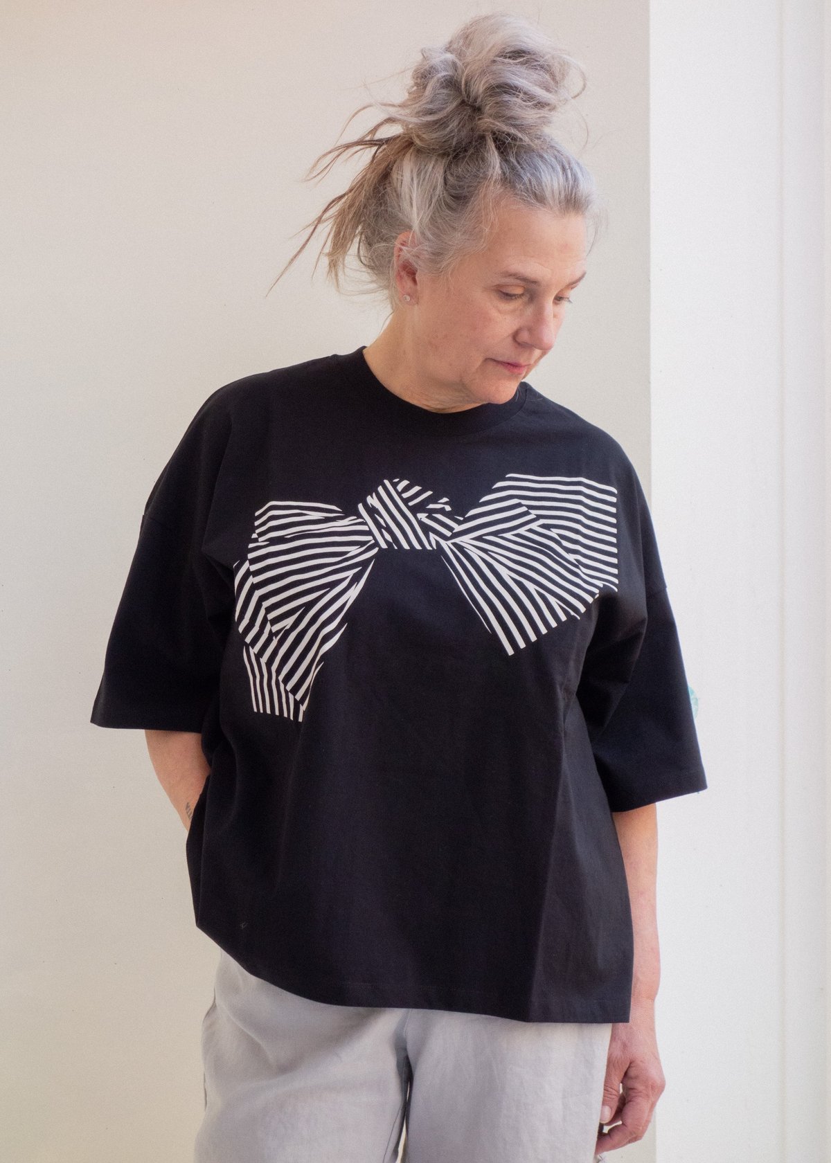Kowtow Bow Print Tee | Garmentory
