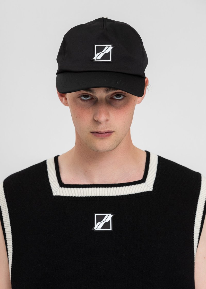 we11done Basic Logo Saint Cap - black | Garmentory
