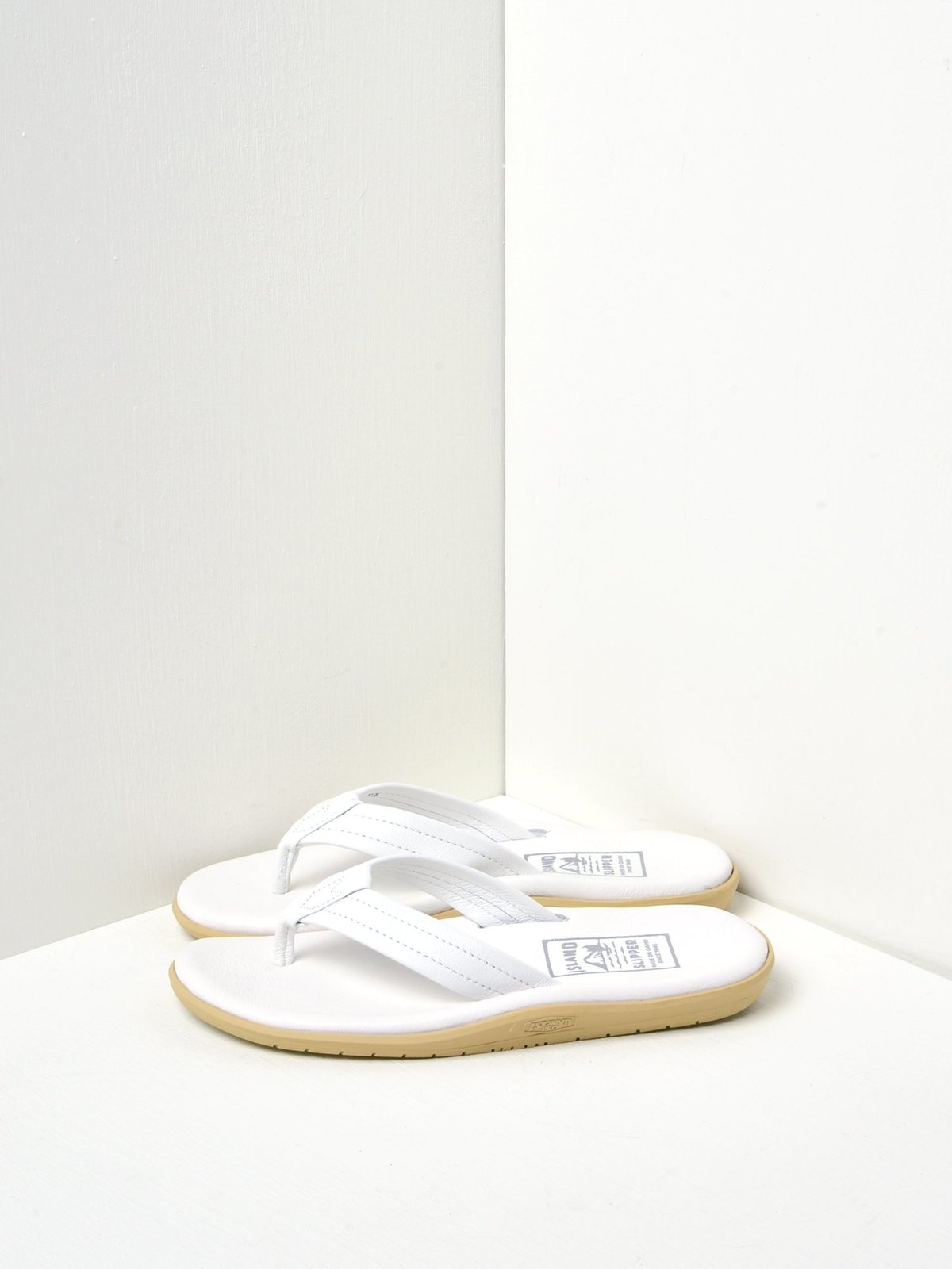 ISLAND SLIPPER CLASSIC LEATHER SHOES - WHITE | Garmentory