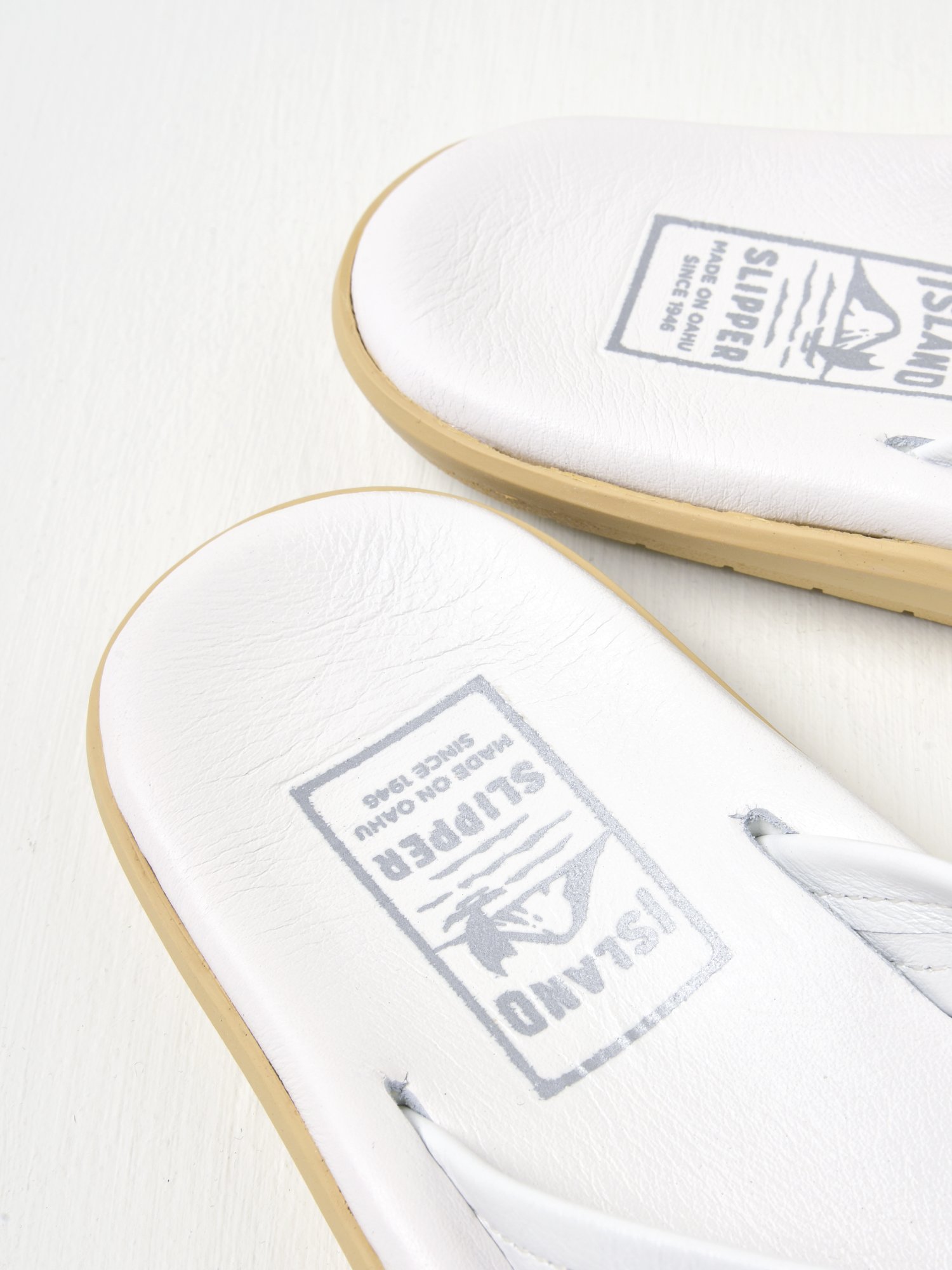 ISLAND SLIPPER CLASSIC LEATHER SHOES - WHITE | Garmentory