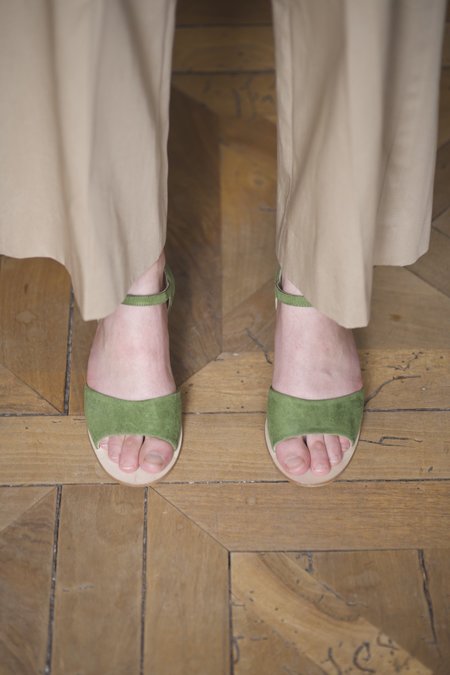 Anne Thomas | Garmentory