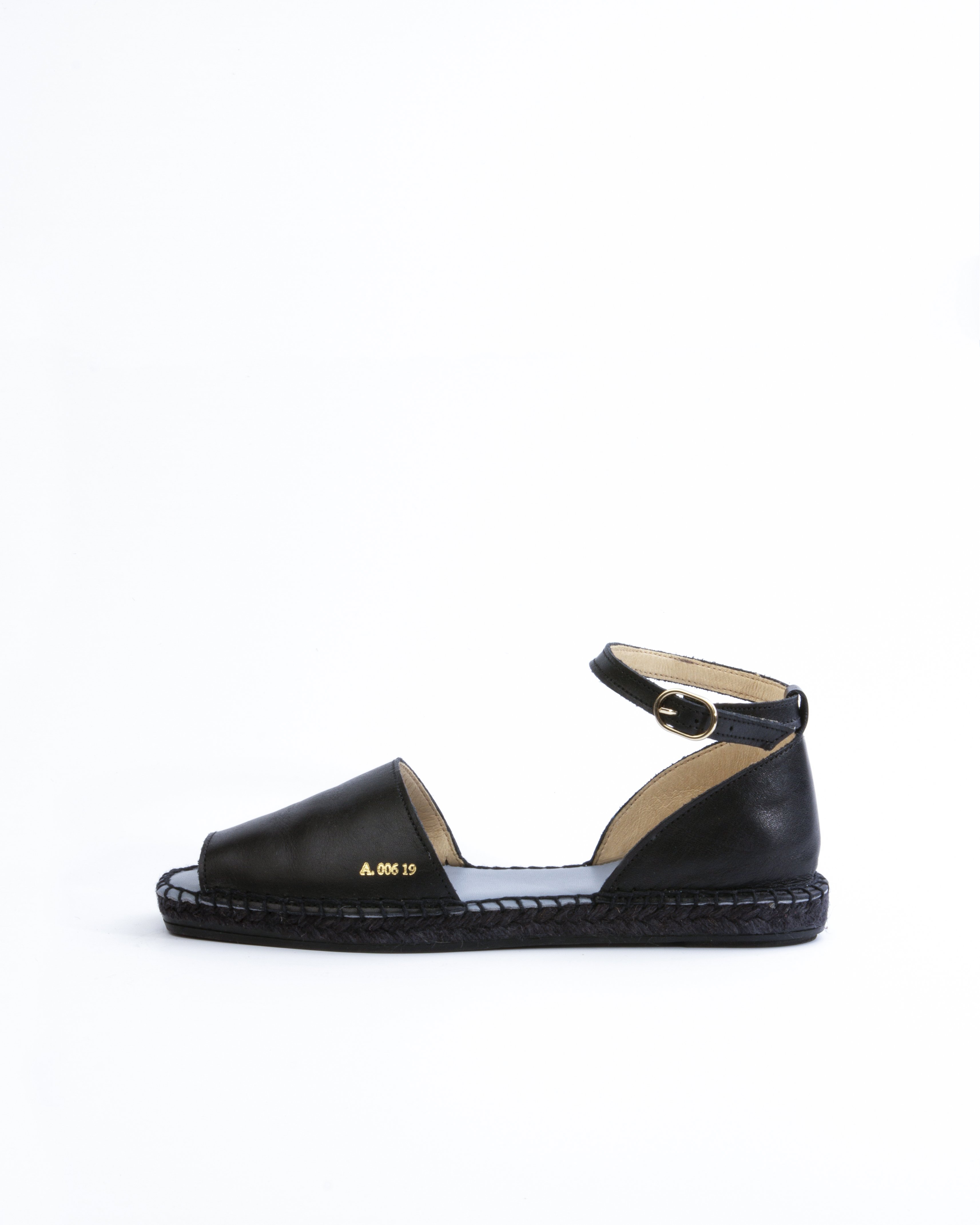 Act Series Berlin Avarca shoes - Black | Garmentory