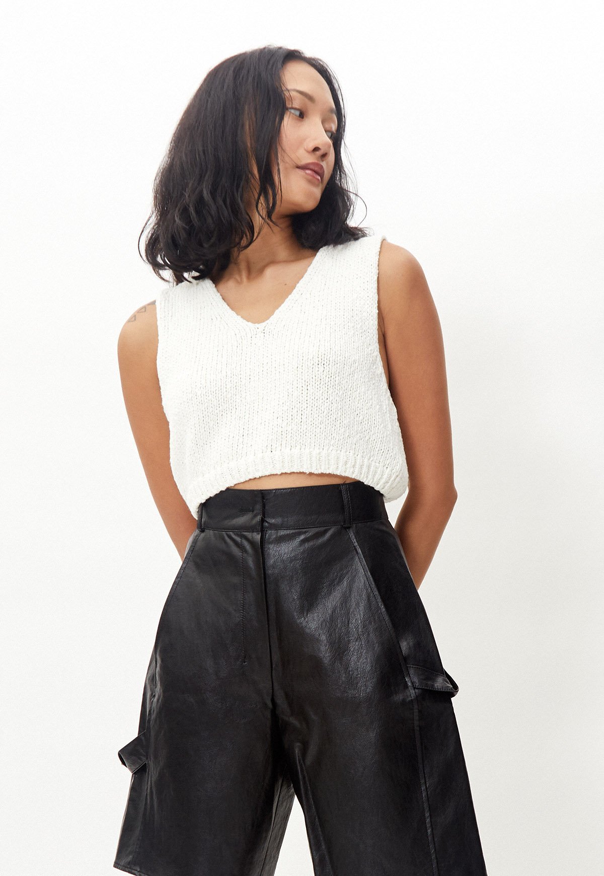 Another Cotton Crop Vest - White | Garmentory