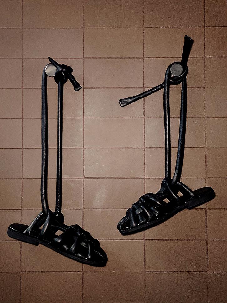 Bless Puffsandals - Black | Garmentory