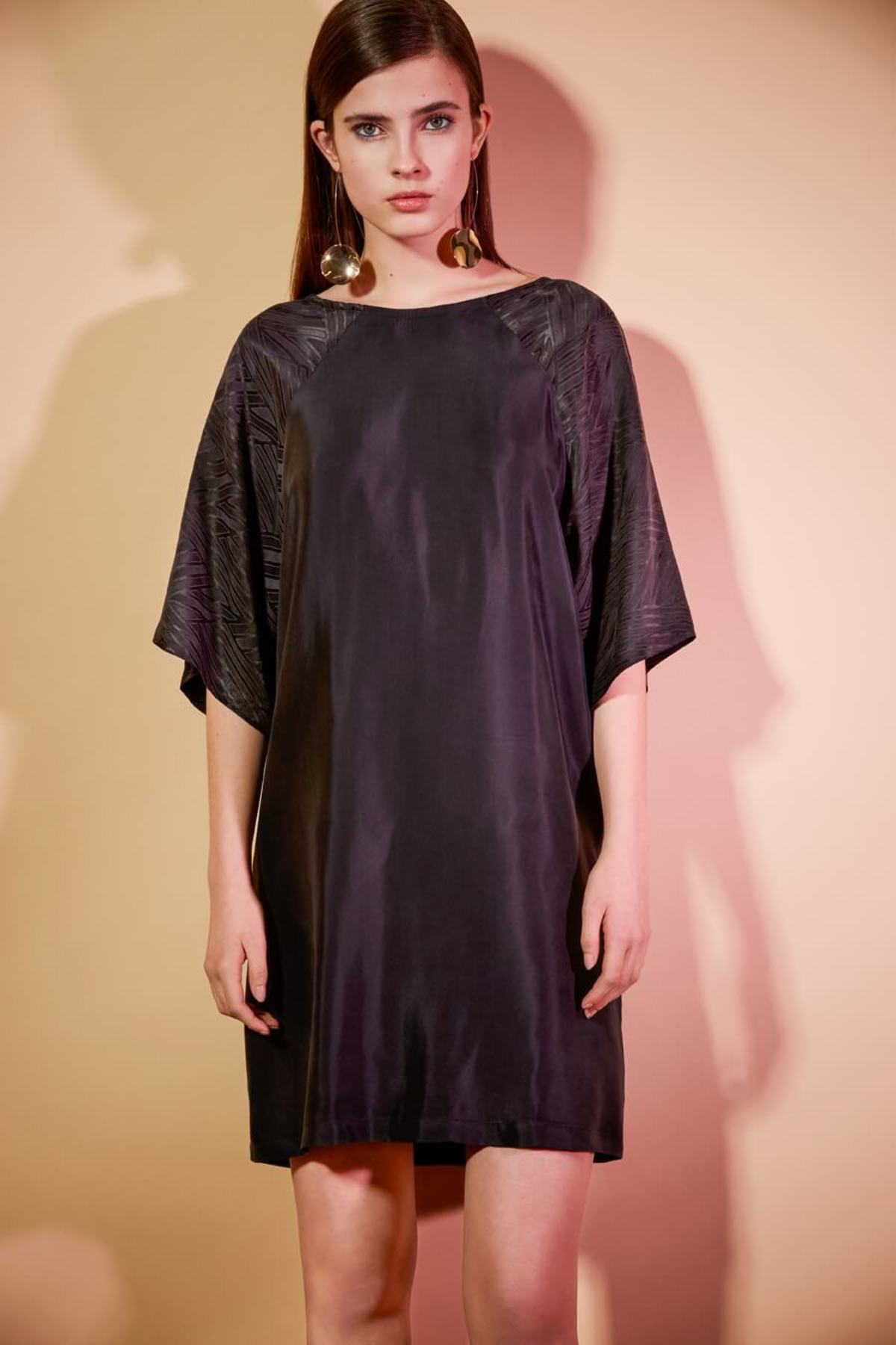 Eve Gravel Raven Robe | Garmentory
