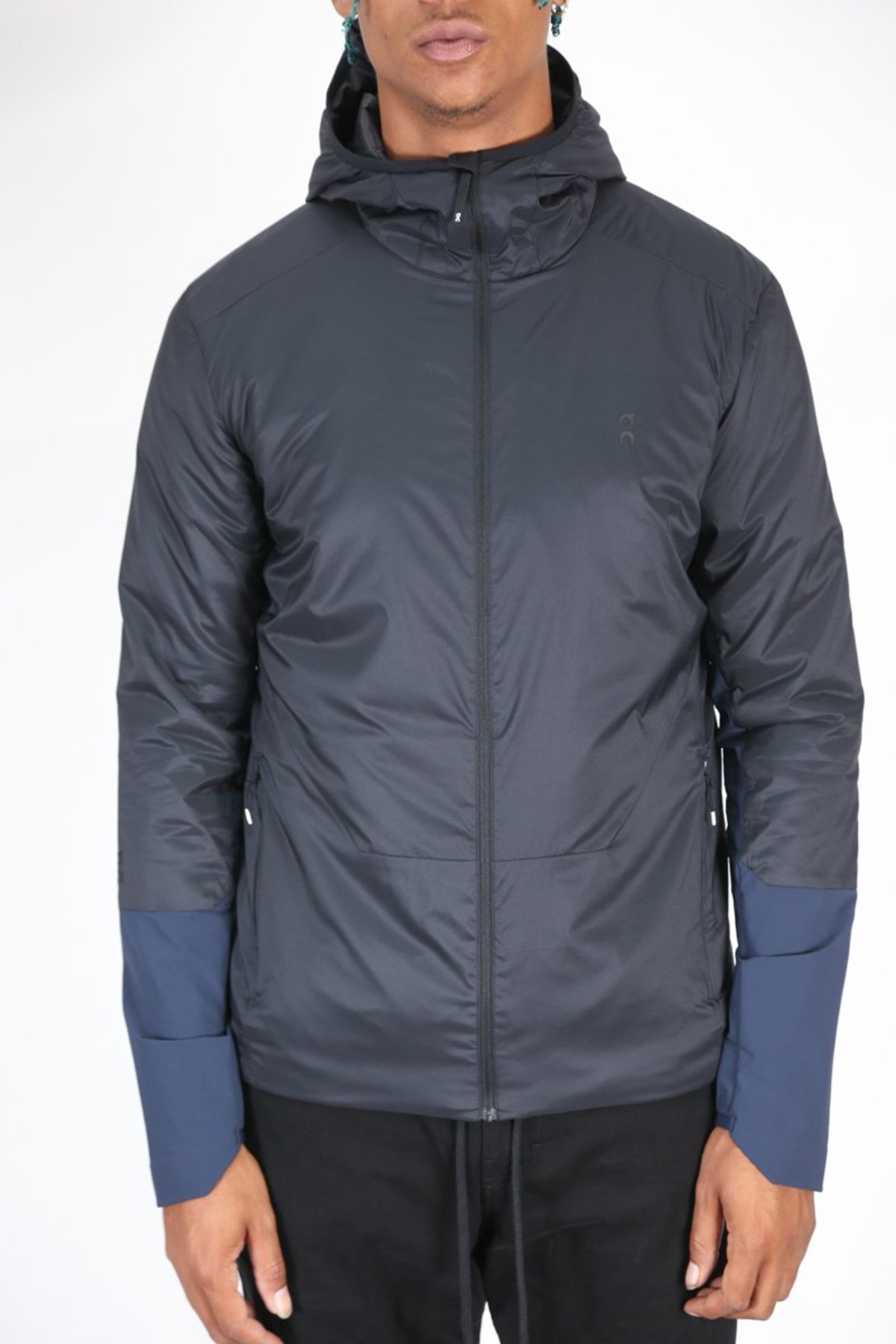 ON Running Insulator Jacket - Black/Navy | Garmentory