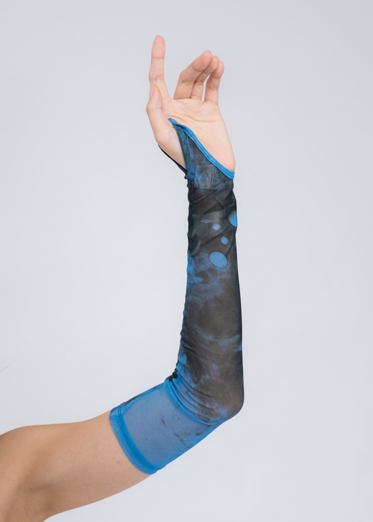 Oude Waag Arm Sleeves - Blue Printed | Garmentory