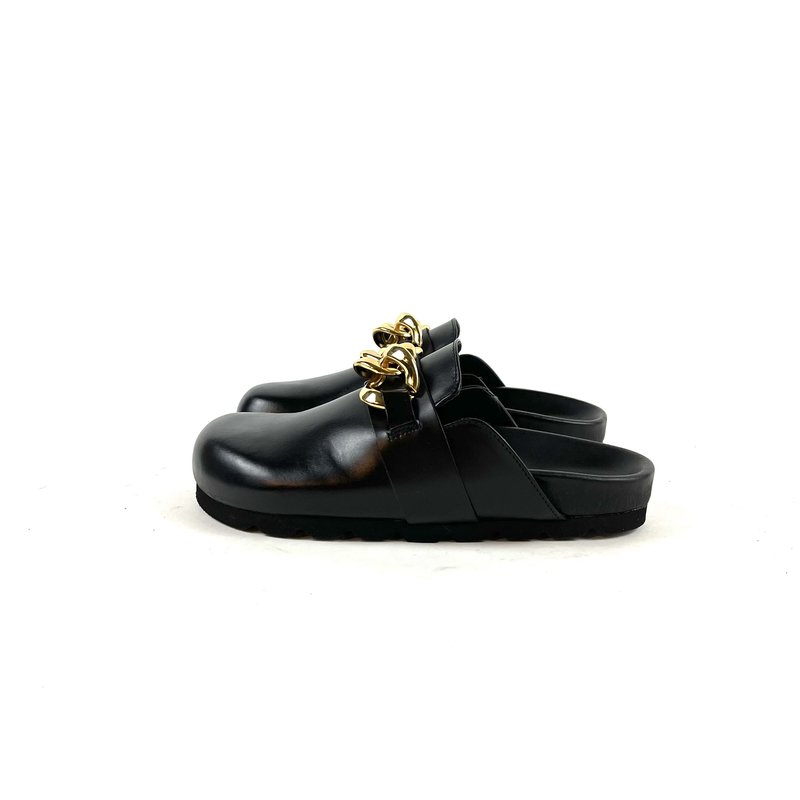 Alohas Fireplace Chain Clog - Black | Garmentory