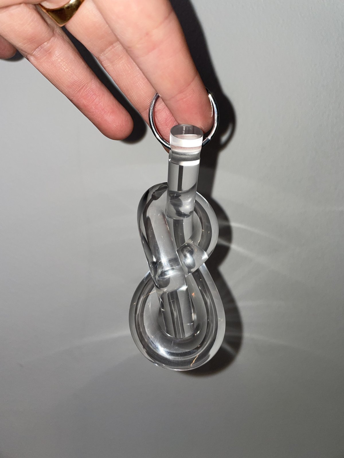 LUCITE FIGURE EIGHT KEYCHAIN | Garmentory