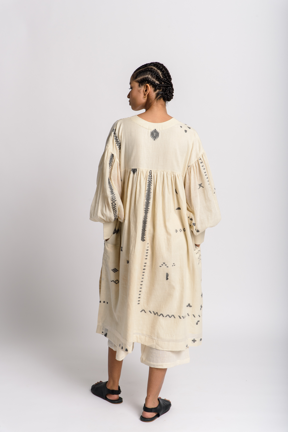 Abstract jamdani gathered dress-White | Garmentory