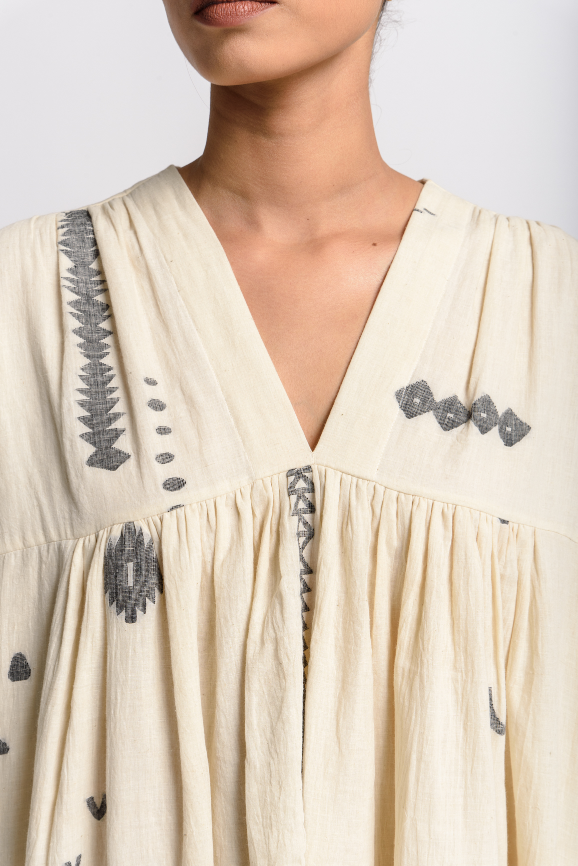 Abstract jamdani gathered dress-White | Garmentory