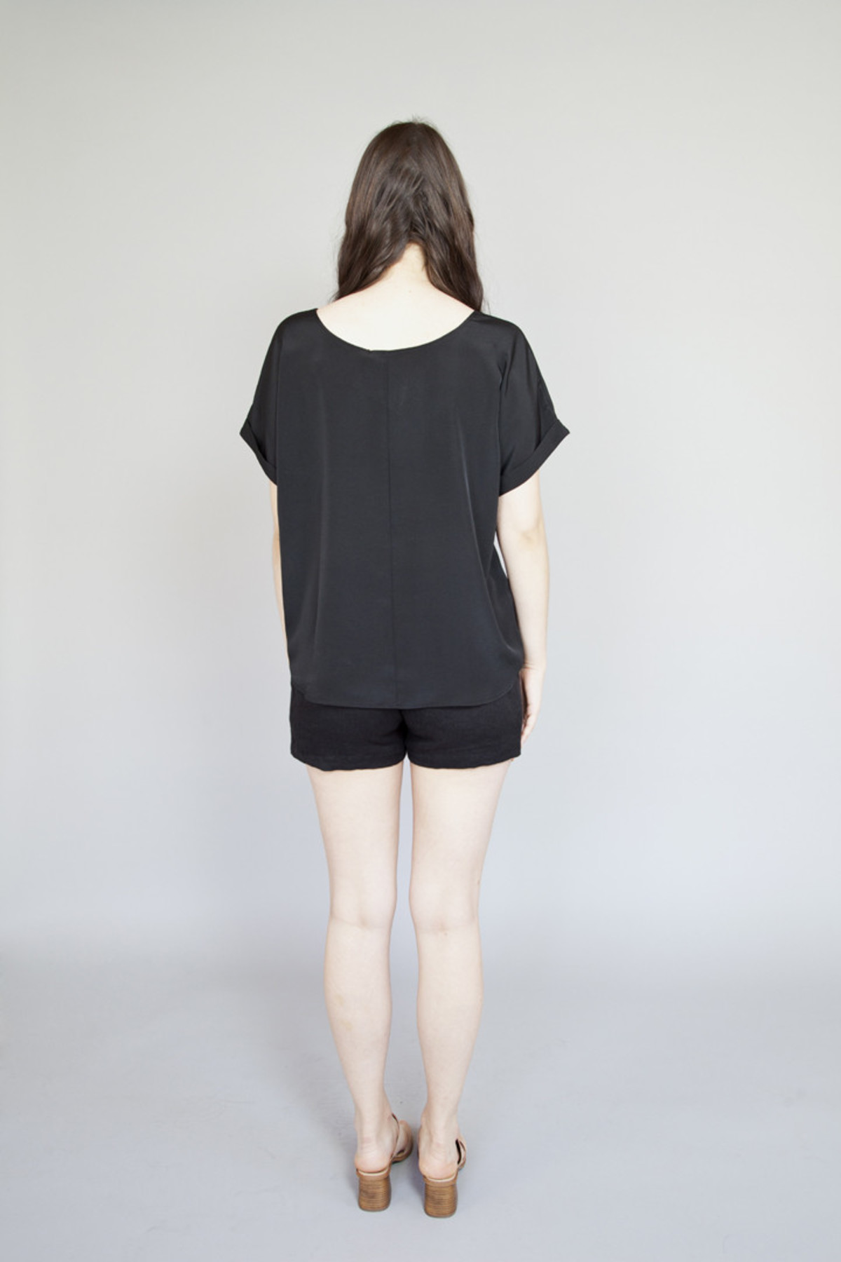 Sara Duke – Your Favourite Shirt Classic Black | Garmentory