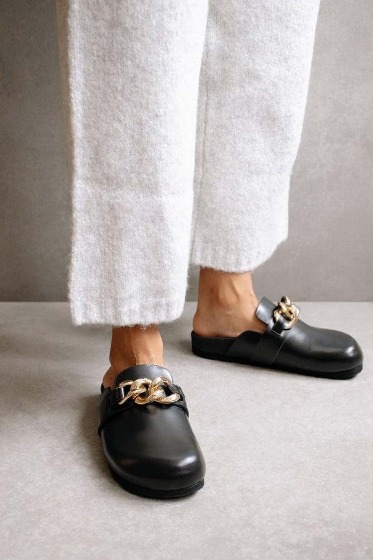 Alohas Fireplace Chain Leather Clogs - Black | Garmentory