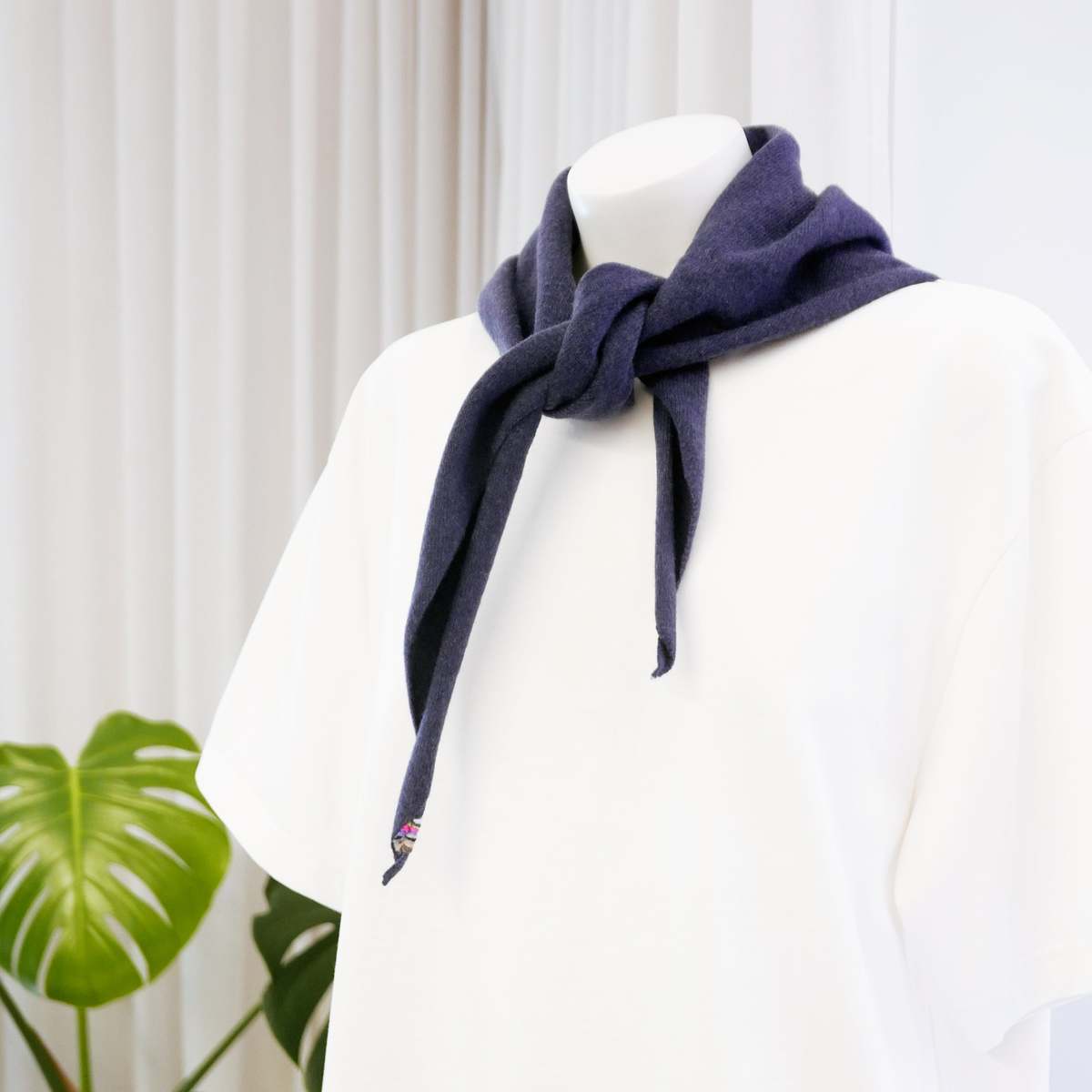 unisex Extreme Cashmere Cashmere Bandana scarf - Denim | Garmentory