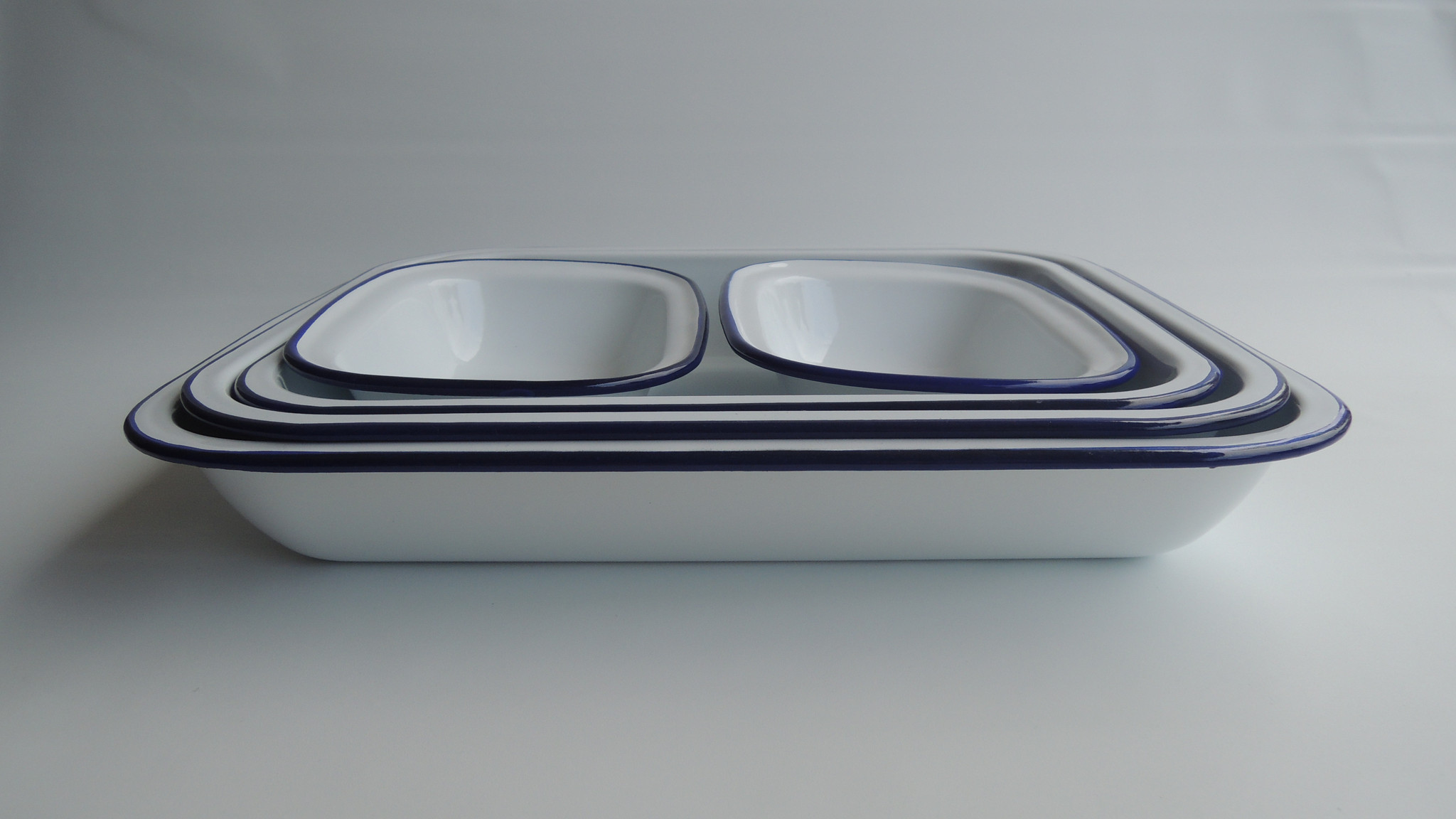 Falcon Enamelware Bake Set | Garmentory