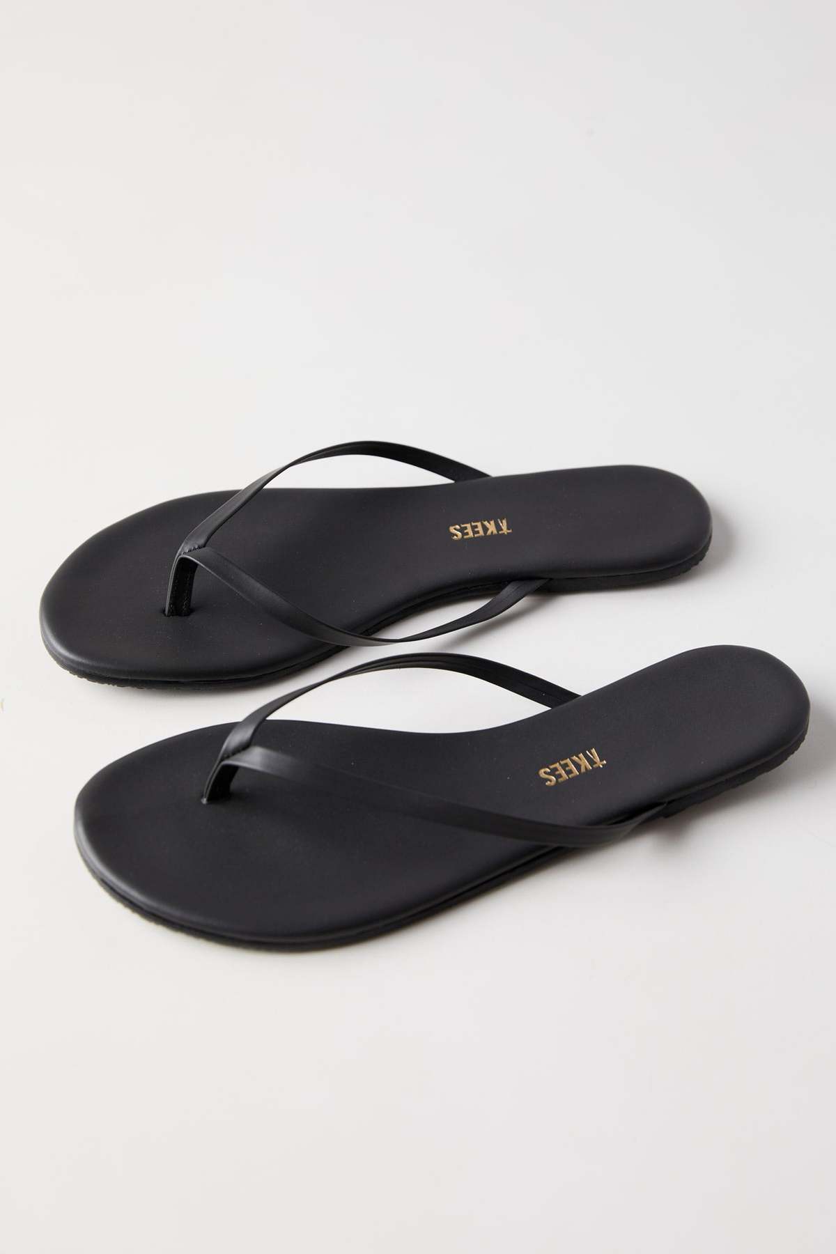 TKEES SOLIDS FLIP FLOP - Black | Garmentory