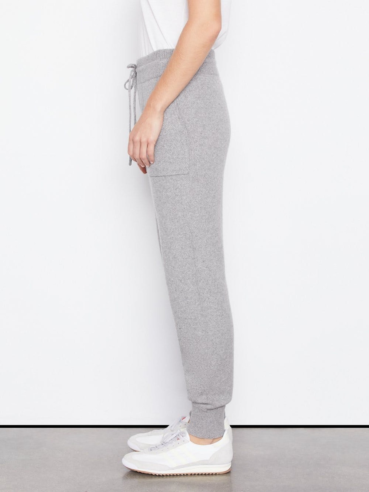 FRAME Denim Lounge Denim - Gris Heather | Garmentory