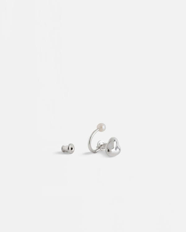 Knobbly Studio Twin Pearl Earring | Garmentory