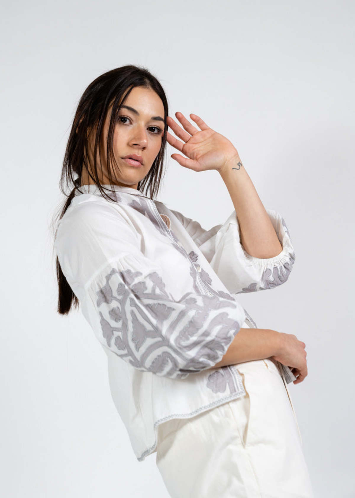 Rose and Rose Applique Top - White/Grey | Garmentory