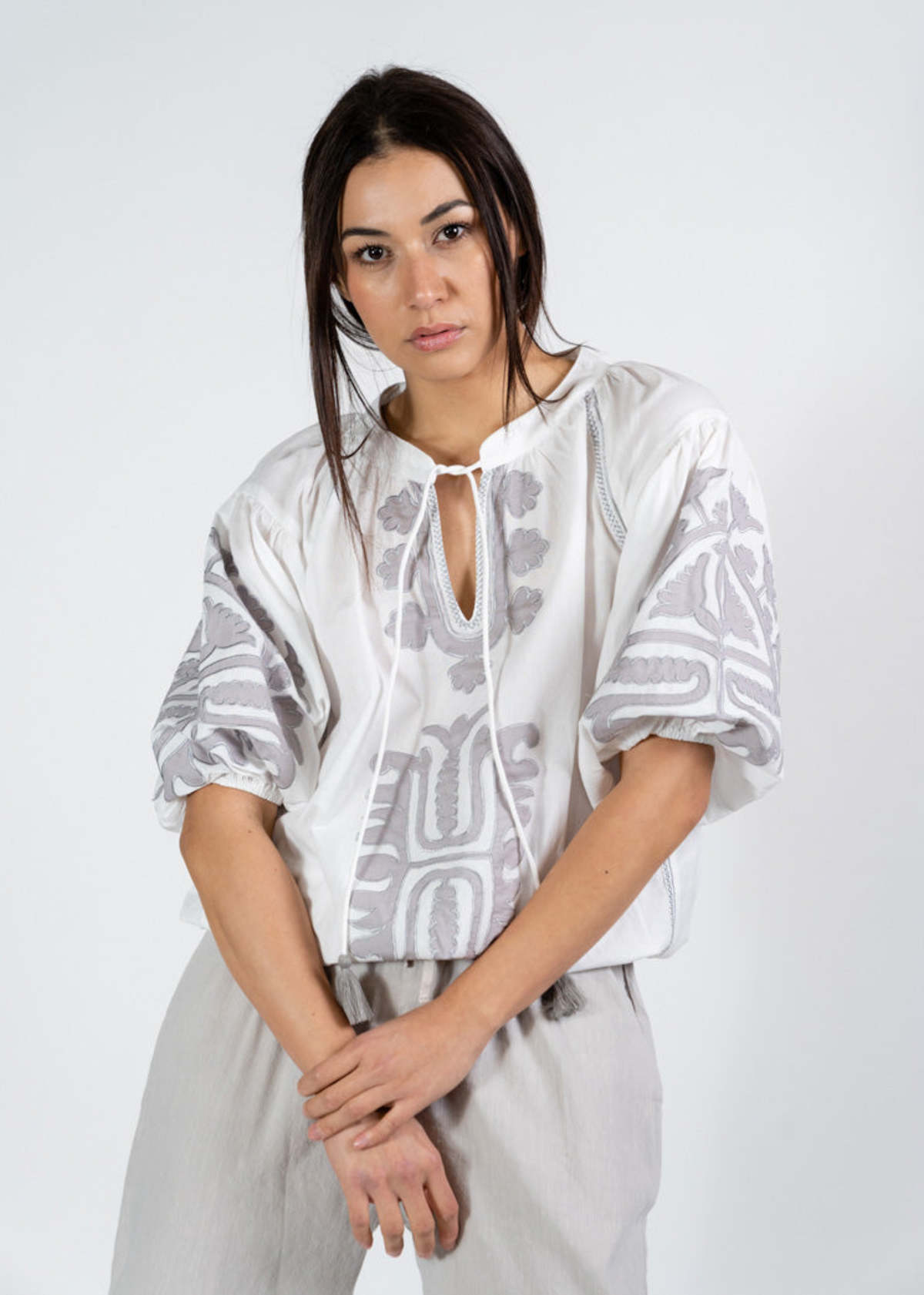 Rose and Rose Applique Top - White/Grey | Garmentory