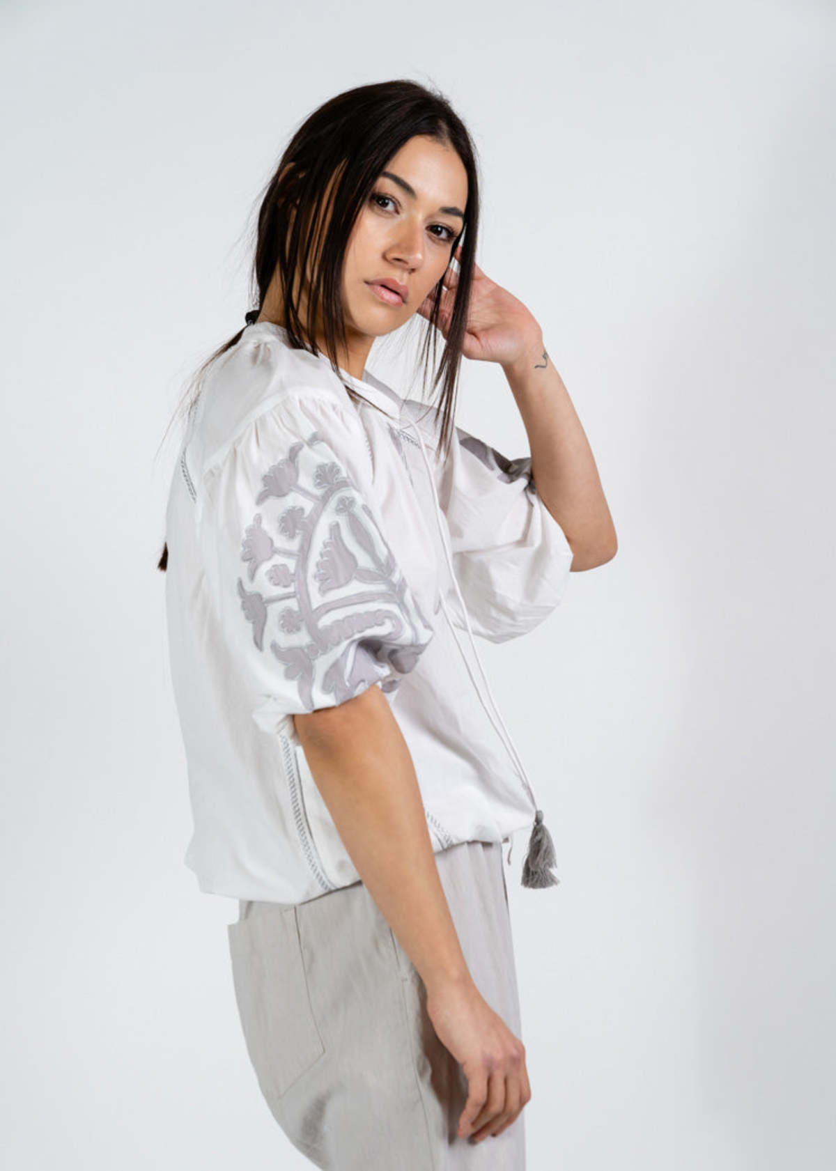 Rose and Rose Applique Top - White/Grey | Garmentory