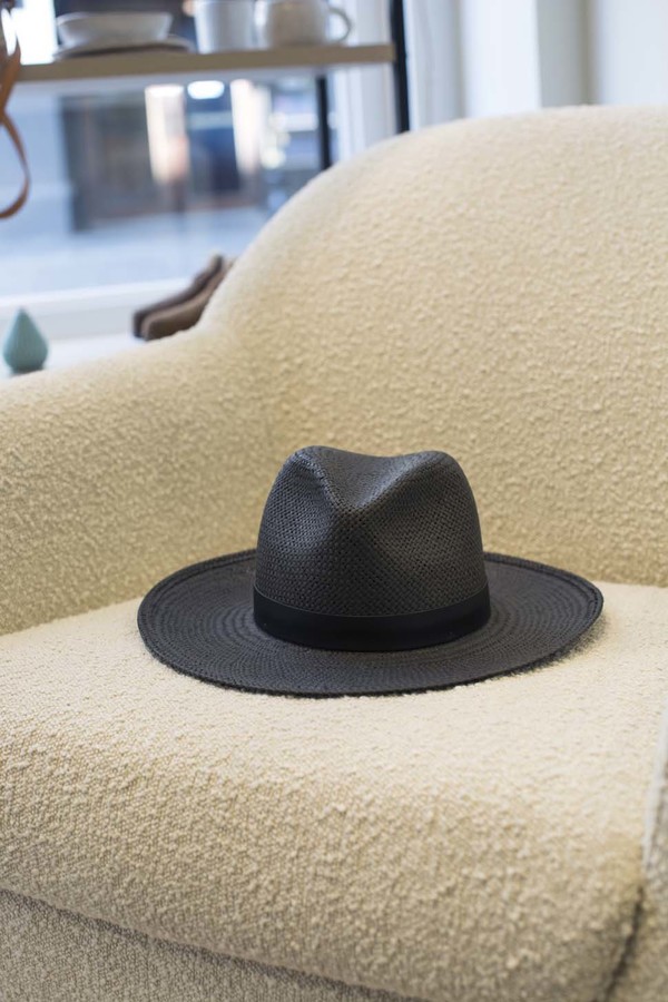 Janessa Leone Simone Hat - BLACK | Garmentory