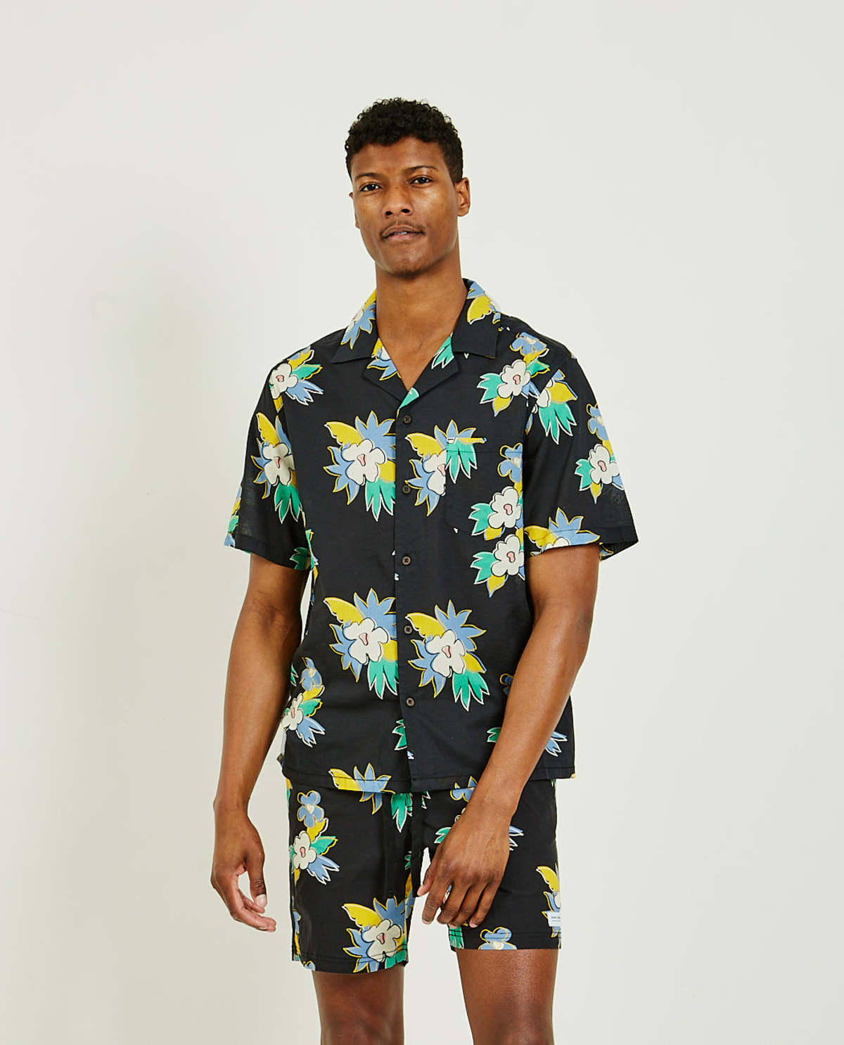 Banks Journal Islands SS Woven Shirt - Black | Garmentory