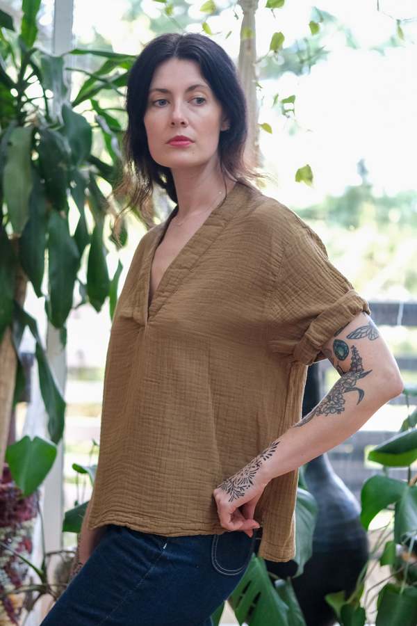 Xirena Avery Top - Khaki Sand | Garmentory