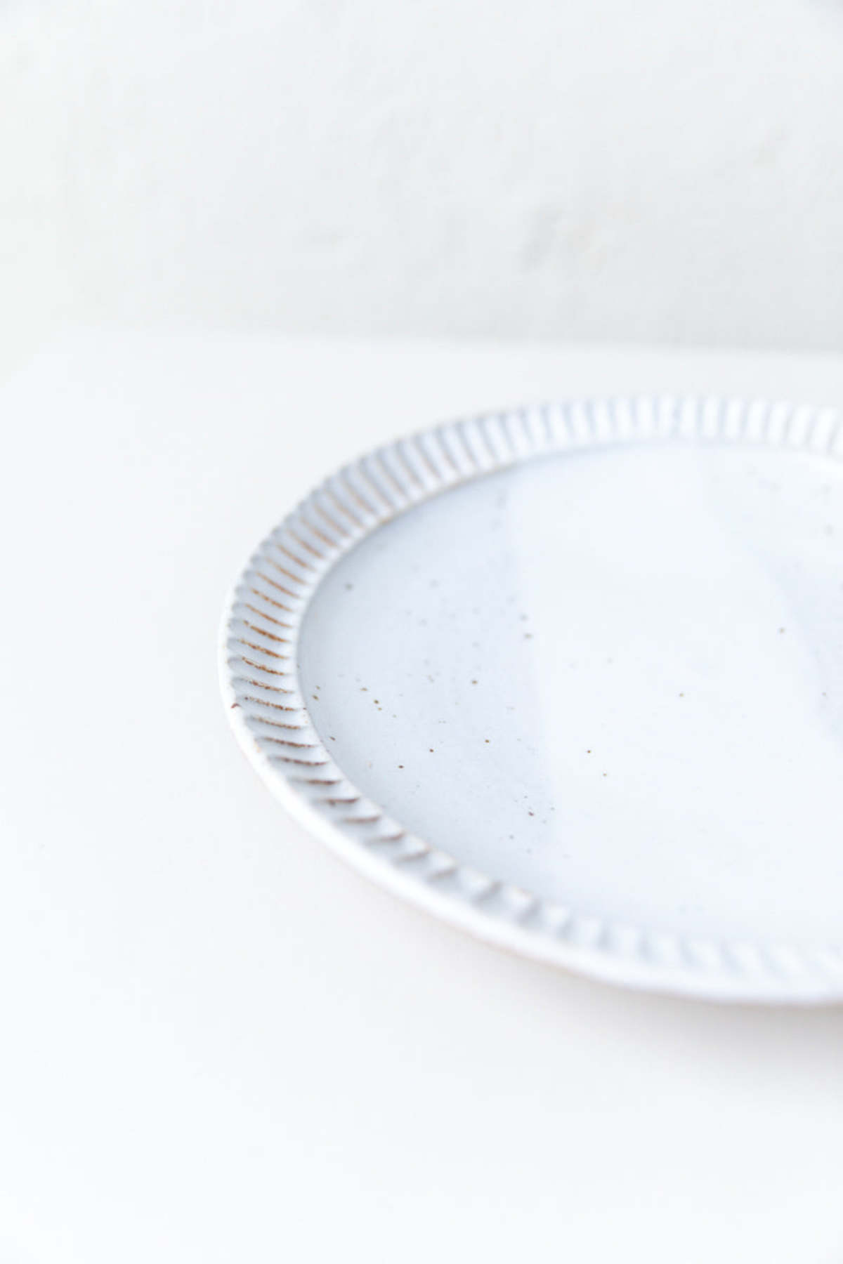 Mt Washington Pottery Fluted Dinner Plate - Glossy White Glaze | Garmentory