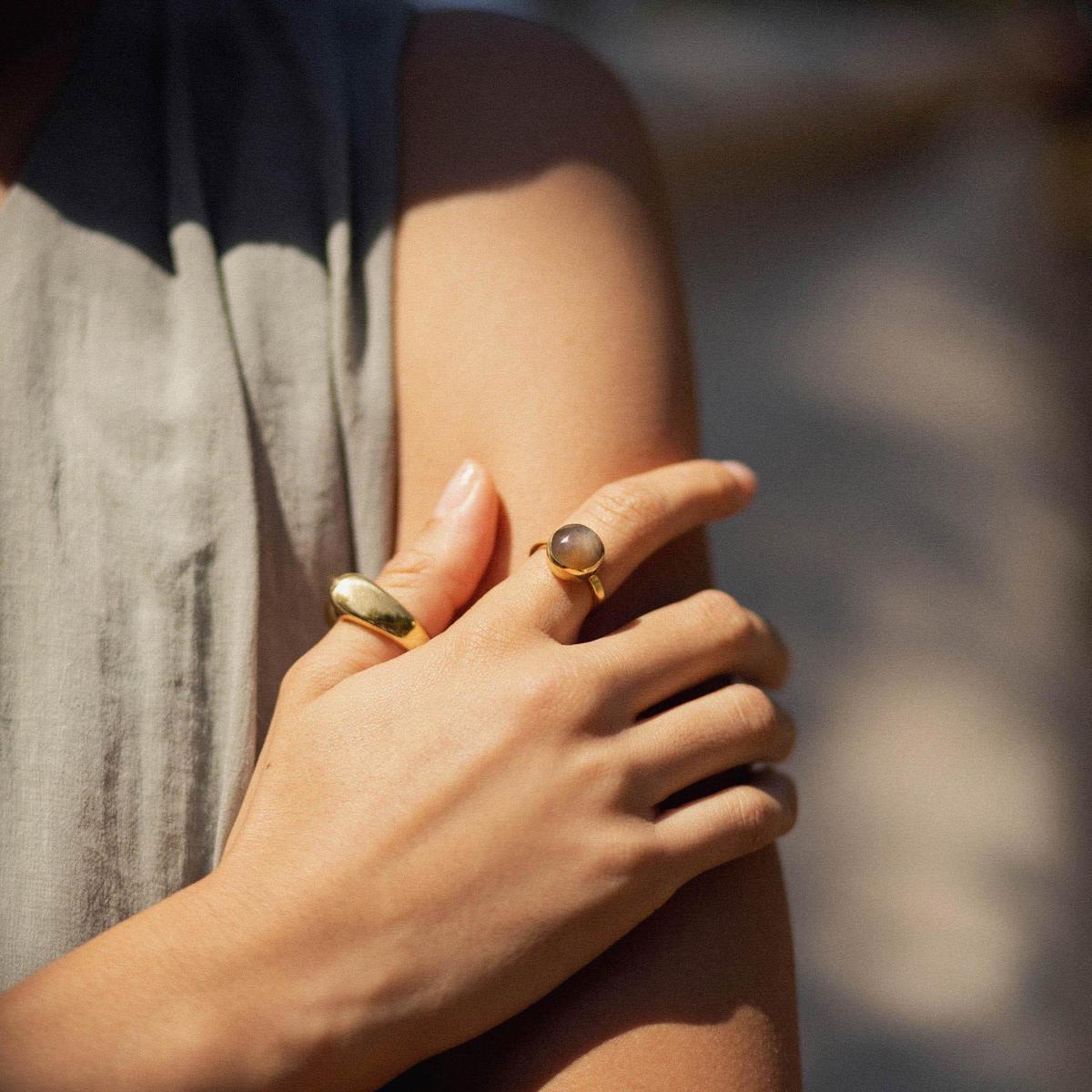 Circular Horn Ring | Natural | Garmentory