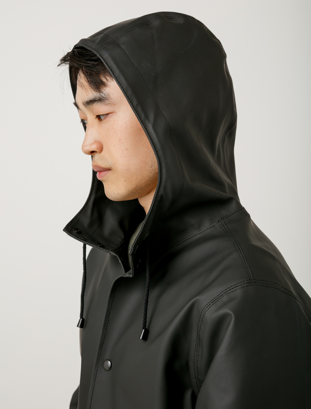 Stutterheim Mens Arholma Raincoat - Black | Garmentory