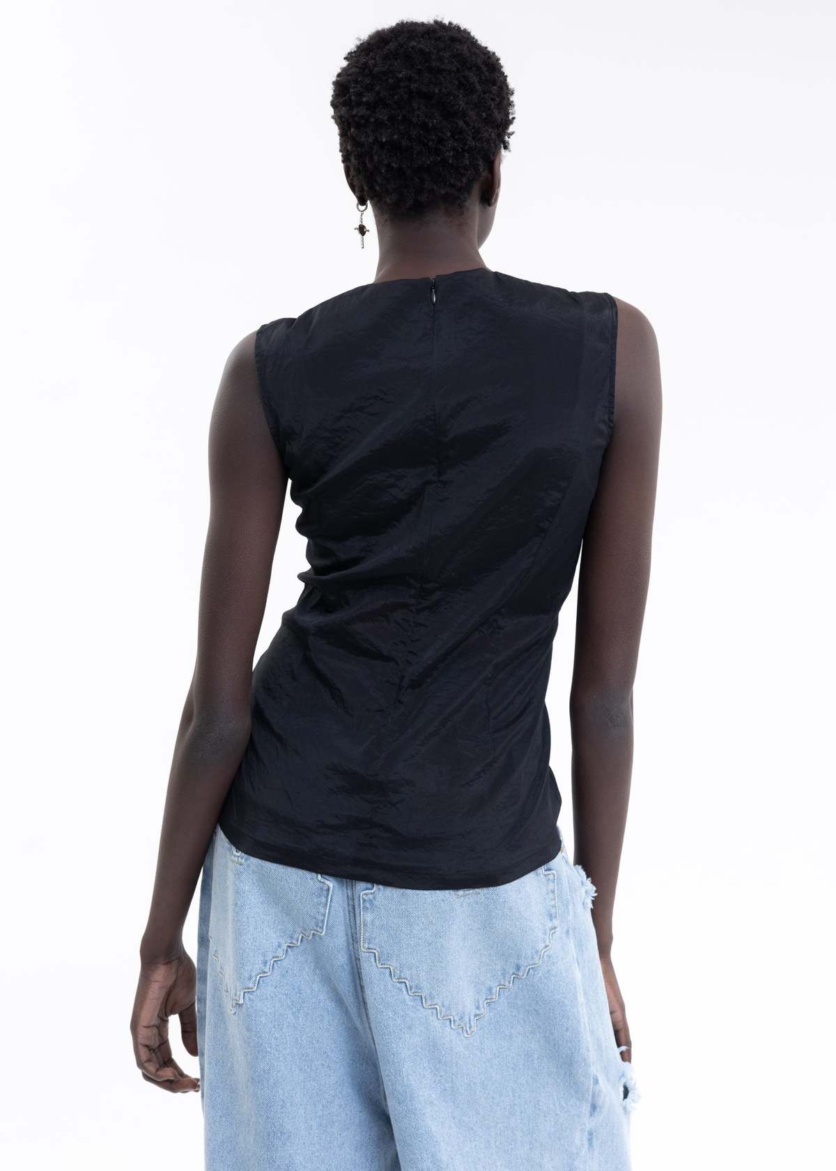 WEARABLE EVENT Chip Cut Out Splicing Vest - Black | Garmentory