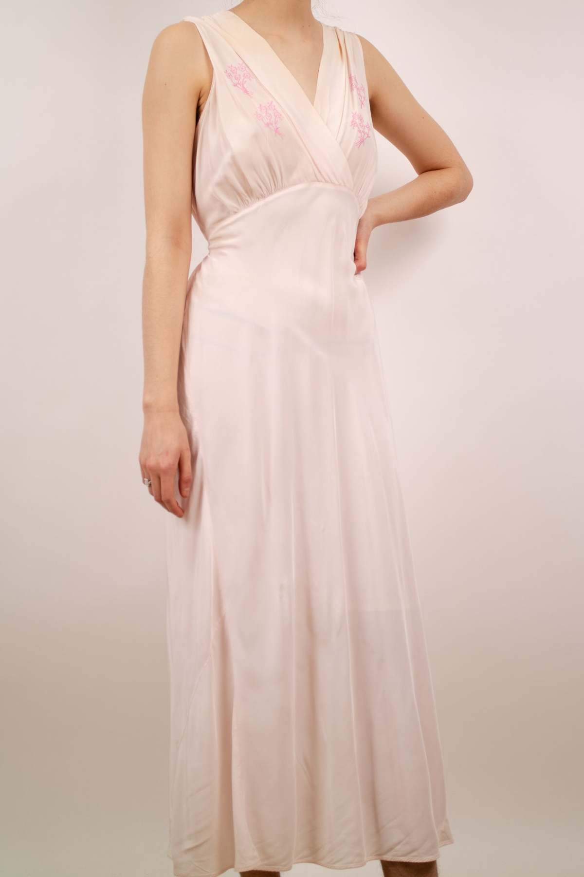 1940's Rayon Nightie - Peach | Garmentory